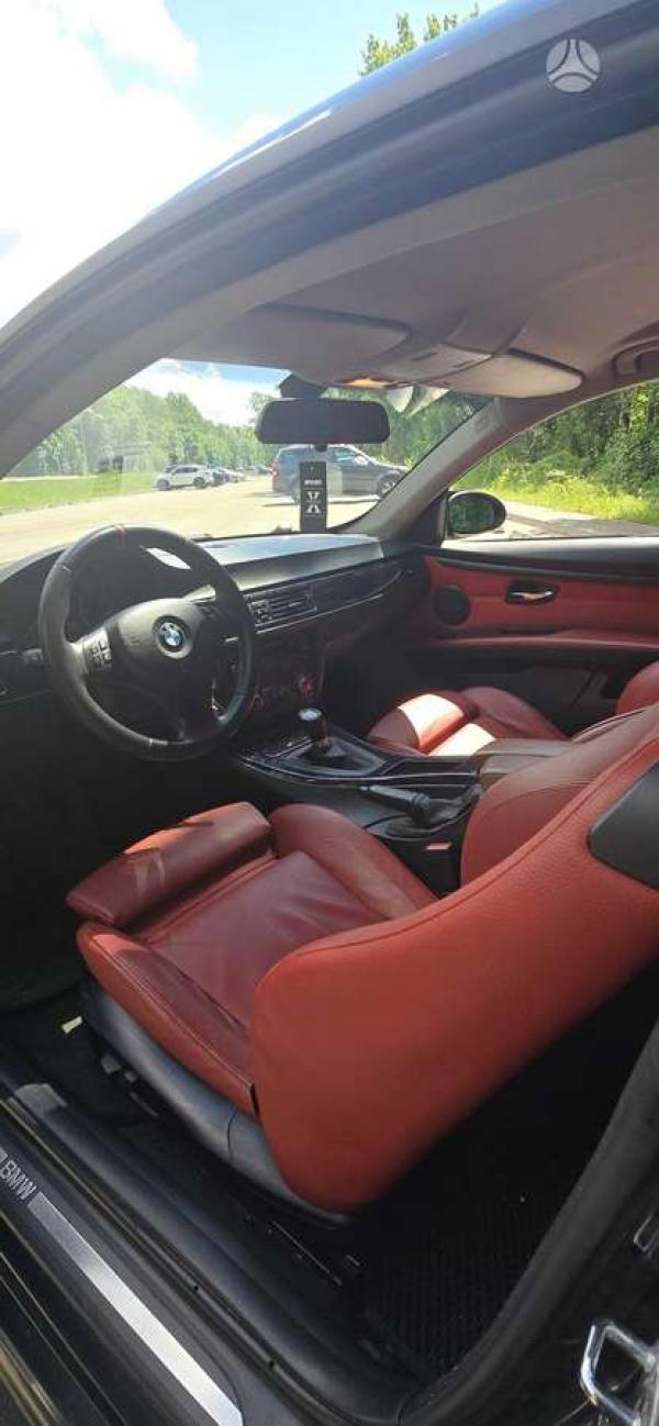 Black BMW 320 2008 in Panevezys, with an engine capacity of 2.00 L and mileage of 360 thousand km for 5700 €, photo 7 on AUTOMOTO.COM.LV