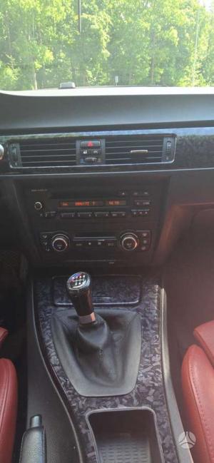 Black BMW 320 2008 in Panevezys, with an engine capacity of 2.00 L and mileage of 360 thousand km for 5700 €, photo 12 on AUTOMOTO.COM.LV