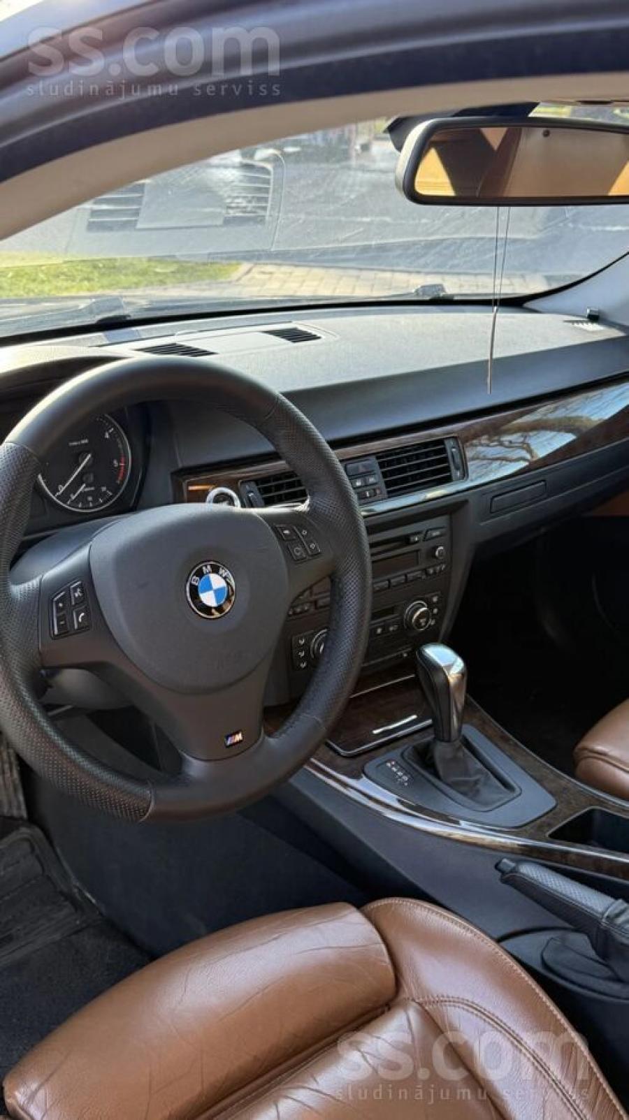 Black BMW 320 2008 in Riga, with an engine capacity of 2.00 L and mileage of 370 thousand km for 6000 €, photo 6 on AUTOMOTO.COM.LV