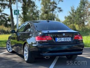 Black BMW 320 2008 in Riga, with an engine capacity of 2.00 L and mileage of 365 thousand km for 6250 €, photo 7 on AUTOMOTO.COM.LV