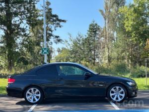 Black BMW 320 2008 in Riga, with an engine capacity of 2.00 L and mileage of 365 thousand km for 6250 €, photo 12 on AUTOMOTO.COM.LV