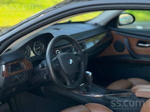 Black BMW 320 2008 in Riga, with an engine capacity of 2.00 L and mileage of 365 thousand km for 6250 €, photo 14 on AUTOMOTO.COM.LV