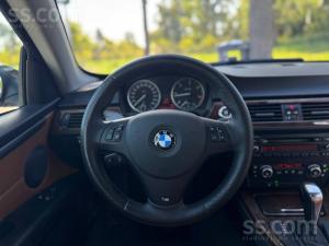 Black BMW 320 2008 in Riga, with an engine capacity of 2.00 L and mileage of 365 thousand km for 6250 €, photo 20 on AUTOMOTO.COM.LV
