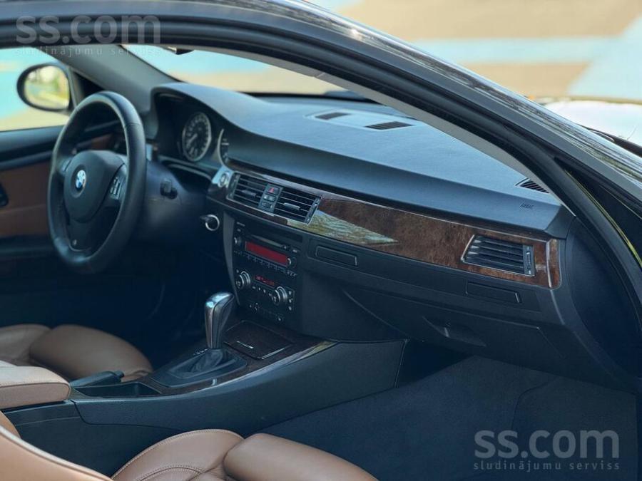 Black BMW 320 2008 in Riga, with an engine capacity of 2.00 L and mileage of 365 thousand km for 6250 €, photo 22 on AUTOMOTO.COM.LV
