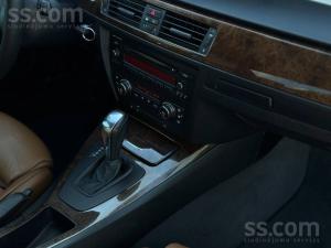 Black BMW 320 2008 in Riga, with an engine capacity of 2.00 L and mileage of 365 thousand km for 6250 €, photo 24 on AUTOMOTO.COM.LV