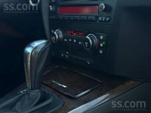 Black BMW 320 2008 in Riga, with an engine capacity of 2.00 L and mileage of 365 thousand km for 6250 €, photo 25 on AUTOMOTO.COM.LV