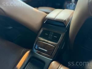 Black BMW 320 2008 in Riga, with an engine capacity of 2.00 L and mileage of 365 thousand km for 6250 €, photo 29 on AUTOMOTO.COM.LV