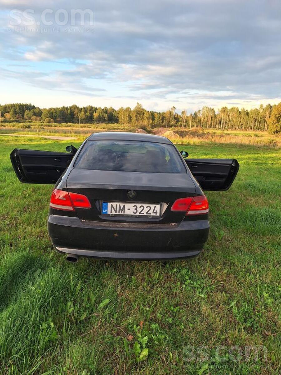 Melns BMW 320 2008 Balvi, ar dzinēja tilpumu 2.00 L un nobraukumu 370 tūkst. km par 4100 €, foto 3 vietnē AUTOMOTO.COM.LV