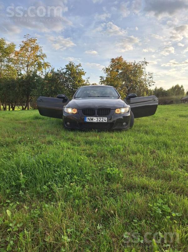 Melns BMW 320 2008 Balvi, ar dzinēja tilpumu 2.00 L un nobraukumu 370 tūkst. km par 4100 €, foto 5 vietnē AUTOMOTO.COM.LV
