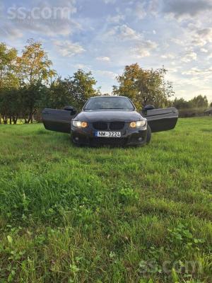 Melns BMW 320 2008 Balvi, ar dzinēja tilpumu 2.00 L un nobraukumu 370 tūkst. km par 4100 €, foto 5 vietnē AUTOMOTO.COM.LV