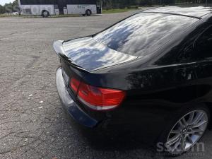 Black BMW 320 2008 in Liepaja, with an engine capacity of 2.00 L and mileage of 305 thousand km for 6900 €, photo 5 on AUTOMOTO.COM.LV