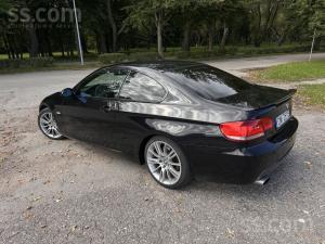 Black BMW 320 2008 in Liepaja, with an engine capacity of 2.00 L and mileage of 305 thousand km for 6900 €, photo 7 on AUTOMOTO.COM.LV