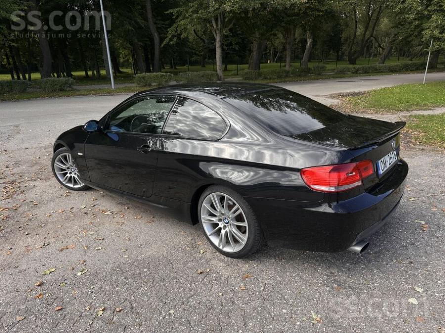 Black BMW 320 2008 in Liepaja, with an engine capacity of 2.00 L and mileage of 305 thousand km for 6900 €, photo 7 on AUTOMOTO.COM.LV