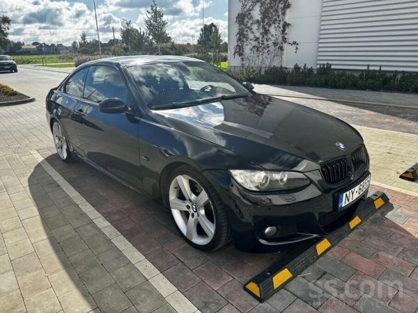 Melns BMW 320 2008 Rīga, ar dzinēja tilpumu 2.00 L un nobraukumu 342 tūkst. km par 7290 €, foto 1 vietnē AUTOMOTO.COM.LV