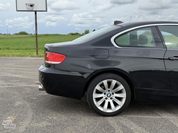 Melns BMW 320 2009 Marijampole, ar dzinēja tilpumu 2.00 L un nobraukumu 334 tūkst. km par 5300 €, foto 8 vietnē AUTOMOTO.COM.LV