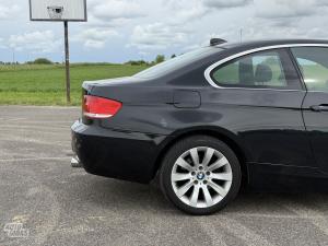 Melns BMW 320 2009 Marijampole, ar dzinēja tilpumu 2.00 L un nobraukumu 334 tūkst. km par 5300 €, foto 9 vietnē AUTOMOTO.COM.LV