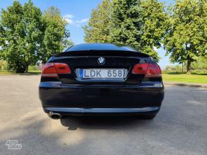 Black BMW 320 2009 in Kaunas, with an engine capacity of 2.00 L and mileage of 354 thousand km for 5500 €, photo 5 on AUTOMOTO.COM.LV