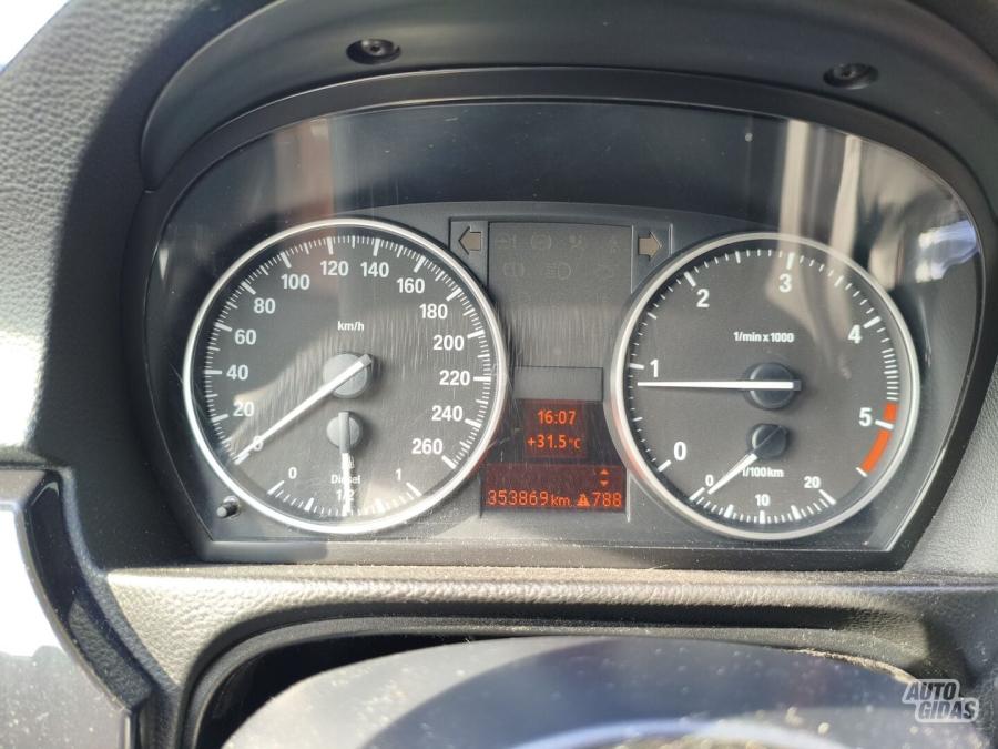 Black BMW 320 2009 in Kaunas, with an engine capacity of 2.00 L and mileage of 354 thousand km for 5500 €, photo 12 on AUTOMOTO.COM.LV