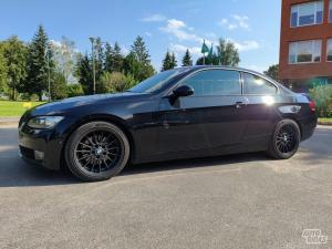 Melns BMW 320 2009 Kauņa, ar dzinēja tilpumu 2.00 L un nobraukumu 354 tūkst. km par 5500 €, foto 3 vietnē AUTOMOTO.COM.LV