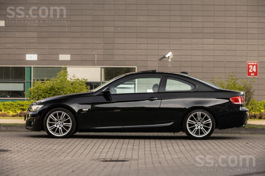Black BMW 320 2009 in Jelgava, with an engine capacity of 2.00 L and mileage of 0 thousand km for 8390 €, photo 11 on AUTOMOTO.COM.LV
