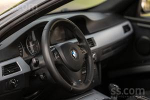 Black BMW 320 2009 in Jelgava, with an engine capacity of 2.00 L and mileage of 0 thousand km for 8390 €, photo 12 on AUTOMOTO.COM.LV