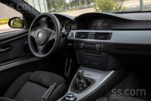 Black BMW 320 2009 in Jelgava, with an engine capacity of 2.00 L and mileage of 0 thousand km for 8390 €, photo 25 on AUTOMOTO.COM.LV