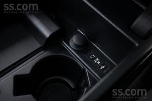 Black BMW 320 2009 in Jelgava, with an engine capacity of 2.00 L and mileage of 0 thousand km for 8390 €, photo 35 on AUTOMOTO.COM.LV