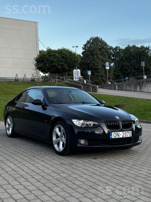 Melns BMW 320 2009 Cēsis, ar dzinēja tilpumu 2.00 L un nobraukumu 252 tūkst. km par 6300 €, foto 3 vietnē AUTOMOTO.COM.LV