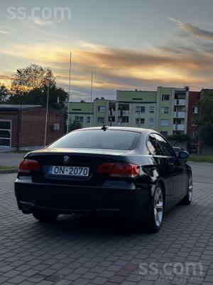 Melns BMW 320 2009 Cēsis, ar dzinēja tilpumu 2.00 L un nobraukumu 252 tūkst. km par 6300 €, foto 4 vietnē AUTOMOTO.COM.LV