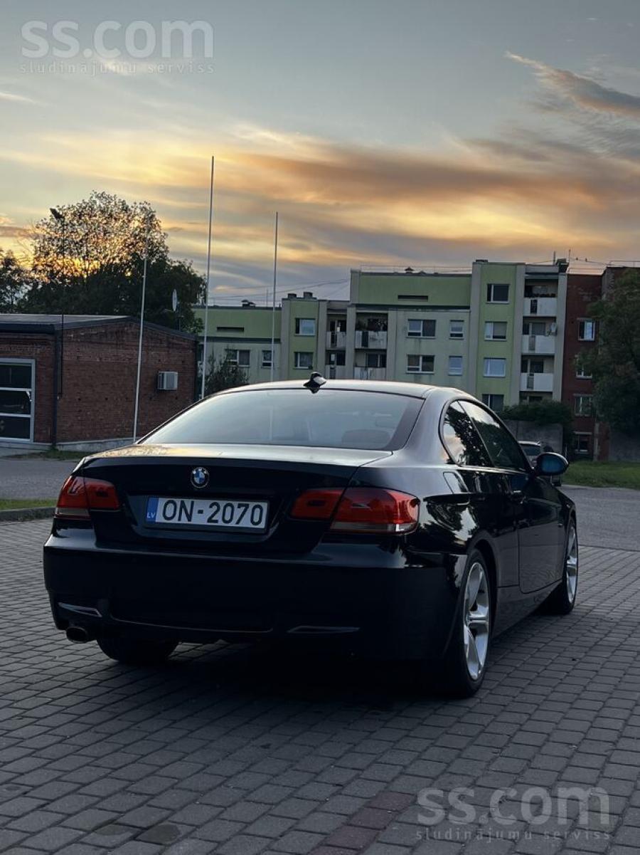 Melns BMW 320 2009 Cēsis, ar dzinēja tilpumu 2.00 L un nobraukumu 252 tūkst. km par 6300 €, foto 4 vietnē AUTOMOTO.COM.LV