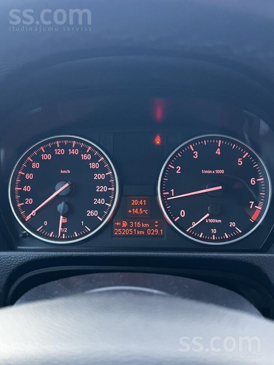 Melns BMW 320 2009 Cēsis, ar dzinēja tilpumu 2.00 L un nobraukumu 252 tūkst. km par 6300 €, foto 11 vietnē AUTOMOTO.COM.LV