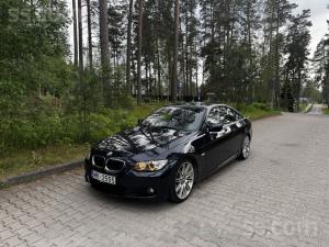 Black BMW 320 2010 in Riga, with an engine capacity of 2.00 L and mileage of 206 thousand km for 6100 €, photo 1 on AUTOMOTO.COM.LV