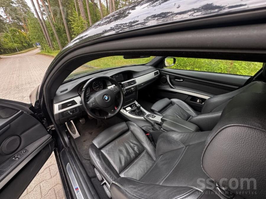 Black BMW 320 2010 in Riga, with an engine capacity of 2.00 L and mileage of 206 thousand km for 6100 €, photo 5 on AUTOMOTO.COM.LV