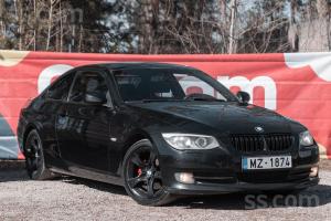 Melns BMW 320 2010 Rīga, ar dzinēja tilpumu 2.00 L un nobraukumu 383 tūkst. km par 7500 €, foto 3 vietnē AUTOMOTO.COM.LV
