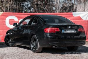 Melns BMW 320 2010 Rīga, ar dzinēja tilpumu 2.00 L un nobraukumu 383 tūkst. km par 7500 €, foto 4 vietnē AUTOMOTO.COM.LV