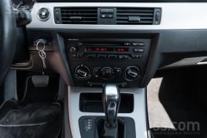 Melns BMW 320 2010 Rīga, ar dzinēja tilpumu 2.00 L un nobraukumu 383 tūkst. km par 7500 €, foto 10 vietnē AUTOMOTO.COM.LV