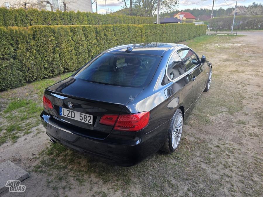 Melns BMW 320 2010 Kazlų Rūda, ar dzinēja tilpumu 2.00 L un nobraukumu 260 tūkst. km par 7000 €, foto 6 vietnē AUTOMOTO.COM.LV