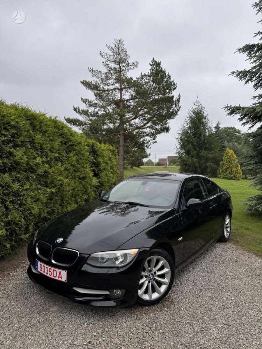 Black BMW 320 2010 in Kelme, with an engine capacity of 2.00 L and mileage of 192 thousand km for 5250 €, photo 1 on AUTOMOTO.COM.LV