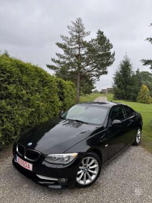 Black BMW 320 2010 in Kelme, with an engine capacity of 2.00 L and mileage of 192 thousand km for 5250 €, photo 3 on AUTOMOTO.COM.LV