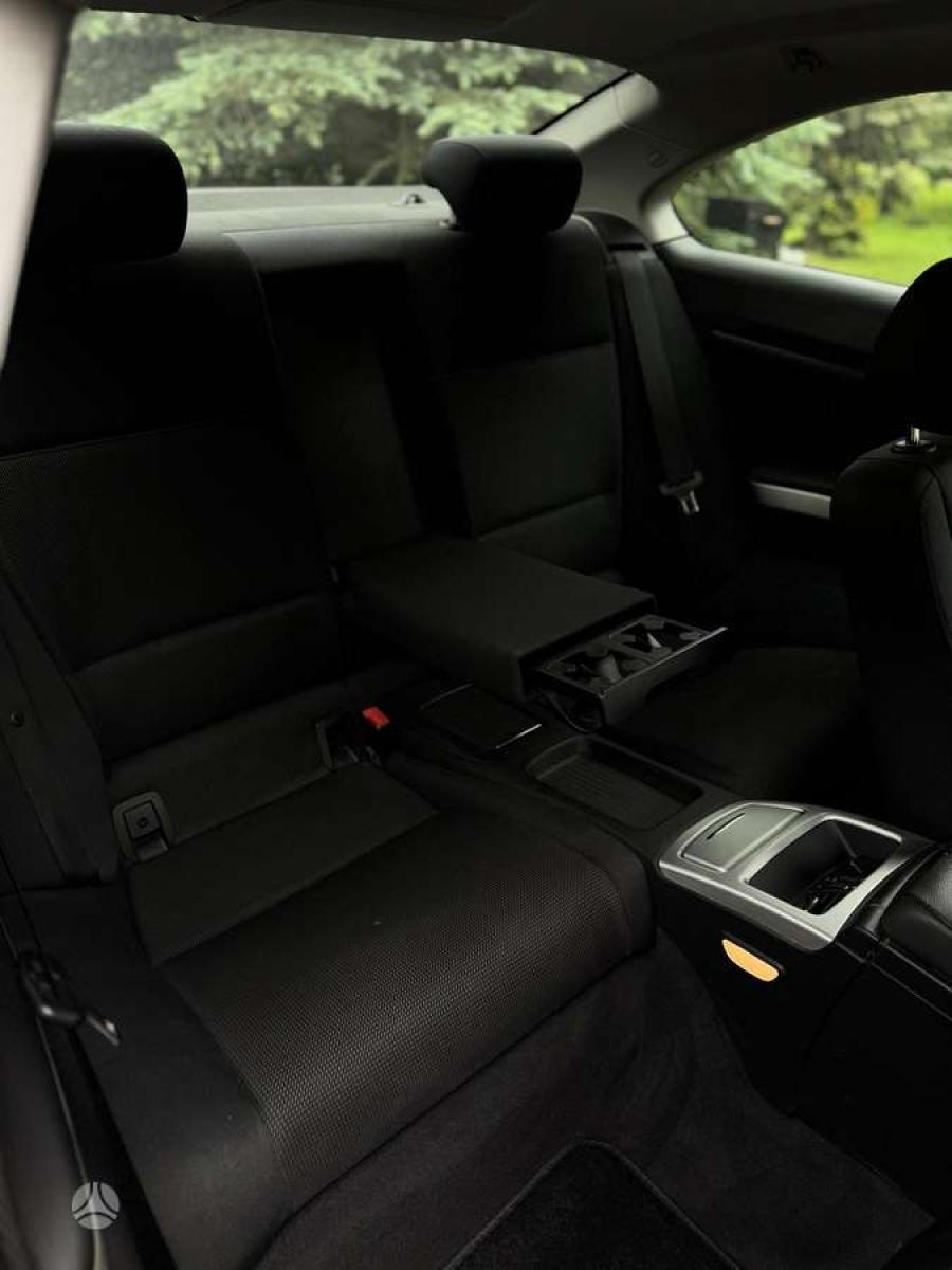 Black BMW 320 2010 in Kelme, with an engine capacity of 2.00 L and mileage of 192 thousand km for 5250 €, photo 17 on AUTOMOTO.COM.LV