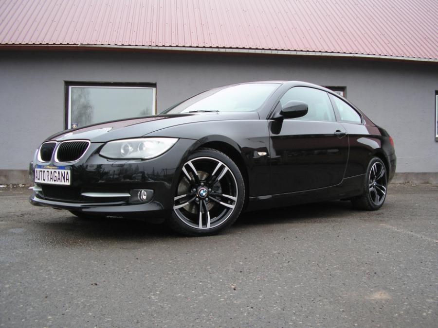 Black BMW 320 2010 in Riga, with an engine capacity of 2.00 L and mileage of 199 thousand km for 8990 €, photo 1 on AUTOMOTO.COM.LV