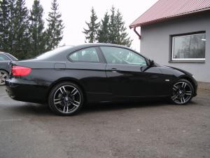 Black BMW 320 2010 in Riga, with an engine capacity of 2.00 L and mileage of 199 thousand km for 8990 €, photo 4 on AUTOMOTO.COM.LV