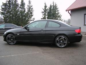 Black BMW 320 2010 in Riga, with an engine capacity of 2.00 L and mileage of 199 thousand km for 8990 €, photo 5 on AUTOMOTO.COM.LV