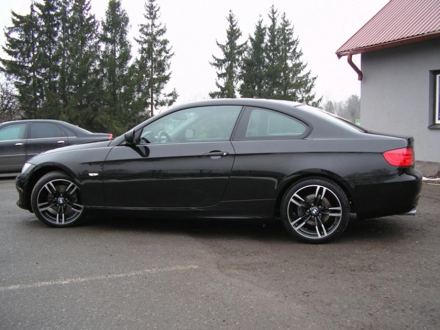 Black BMW 320 2010 in Riga, with an engine capacity of 2.00 L and mileage of 199 thousand km for 8990 €, photo 5 on AUTOMOTO.COM.LV