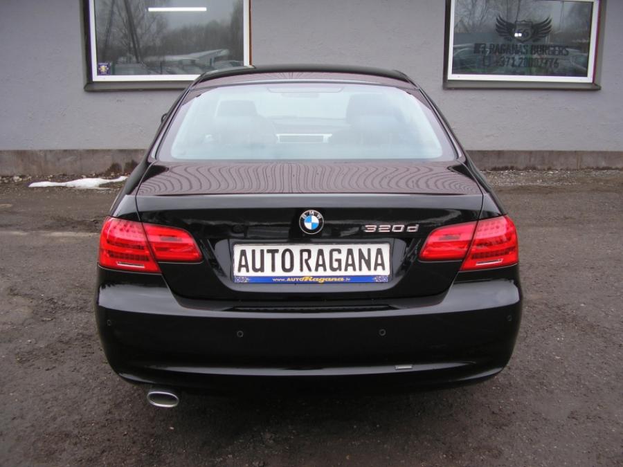 Black BMW 320 2010 in Riga, with an engine capacity of 2.00 L and mileage of 199 thousand km for 8990 €, photo 7 on AUTOMOTO.COM.LV