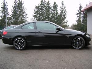 Black BMW 320 2010 in Riga, with an engine capacity of 2.00 L and mileage of 199 thousand km for 8990 €, photo 8 on AUTOMOTO.COM.LV