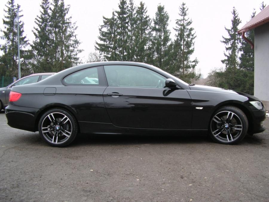Black BMW 320 2010 in Riga, with an engine capacity of 2.00 L and mileage of 199 thousand km for 8990 €, photo 8 on AUTOMOTO.COM.LV