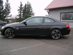Black BMW 320 2010 in Riga, with an engine capacity of 2.00 L and mileage of 199 thousand km for 8990 €, photo 9 on AUTOMOTO.COM.LV
