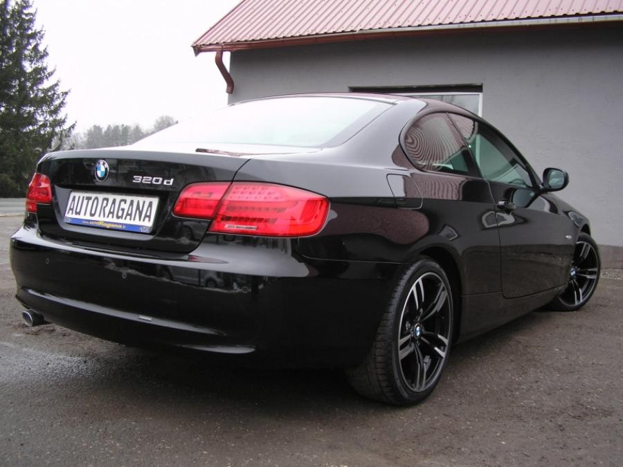 Black BMW 320 2010 in Riga, with an engine capacity of 2.00 L and mileage of 199 thousand km for 8990 €, photo 11 on AUTOMOTO.COM.LV