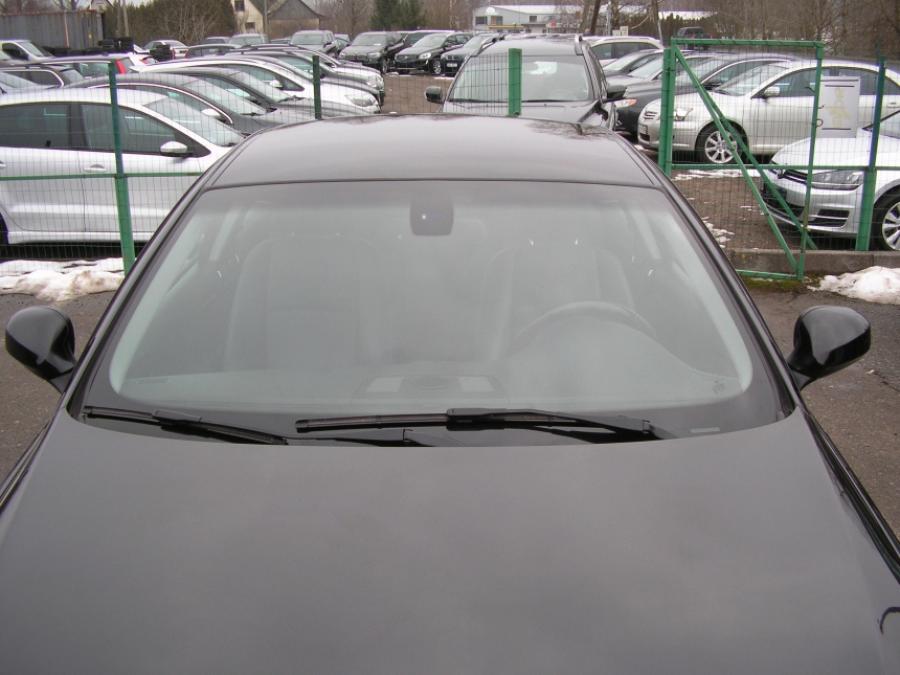 Black BMW 320 2010 in Riga, with an engine capacity of 2.00 L and mileage of 199 thousand km for 8990 €, photo 13 on AUTOMOTO.COM.LV